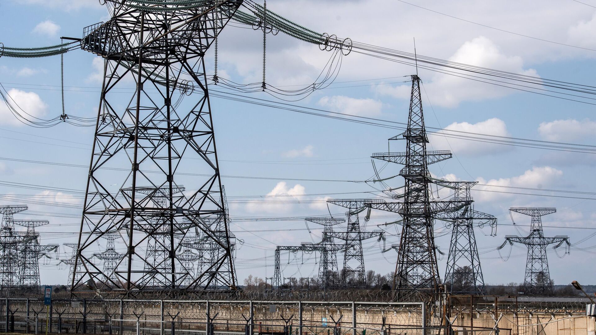 Energodar está sem energia há quase 1 dia e tenta reparo de usina sob ...